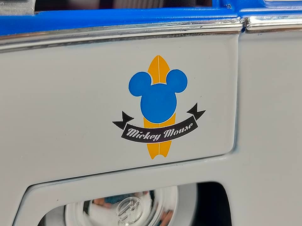 MODELO ESCALA 1:24 1962 Volkswagen Bus with Mickey Figure – Disney ...