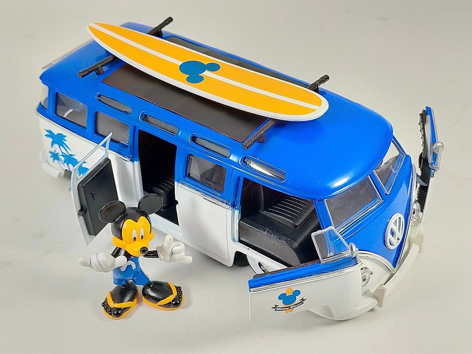 MODELO ESCALA 1:24 1962 Volkswagen Bus with Mickey Figure – Disney ...