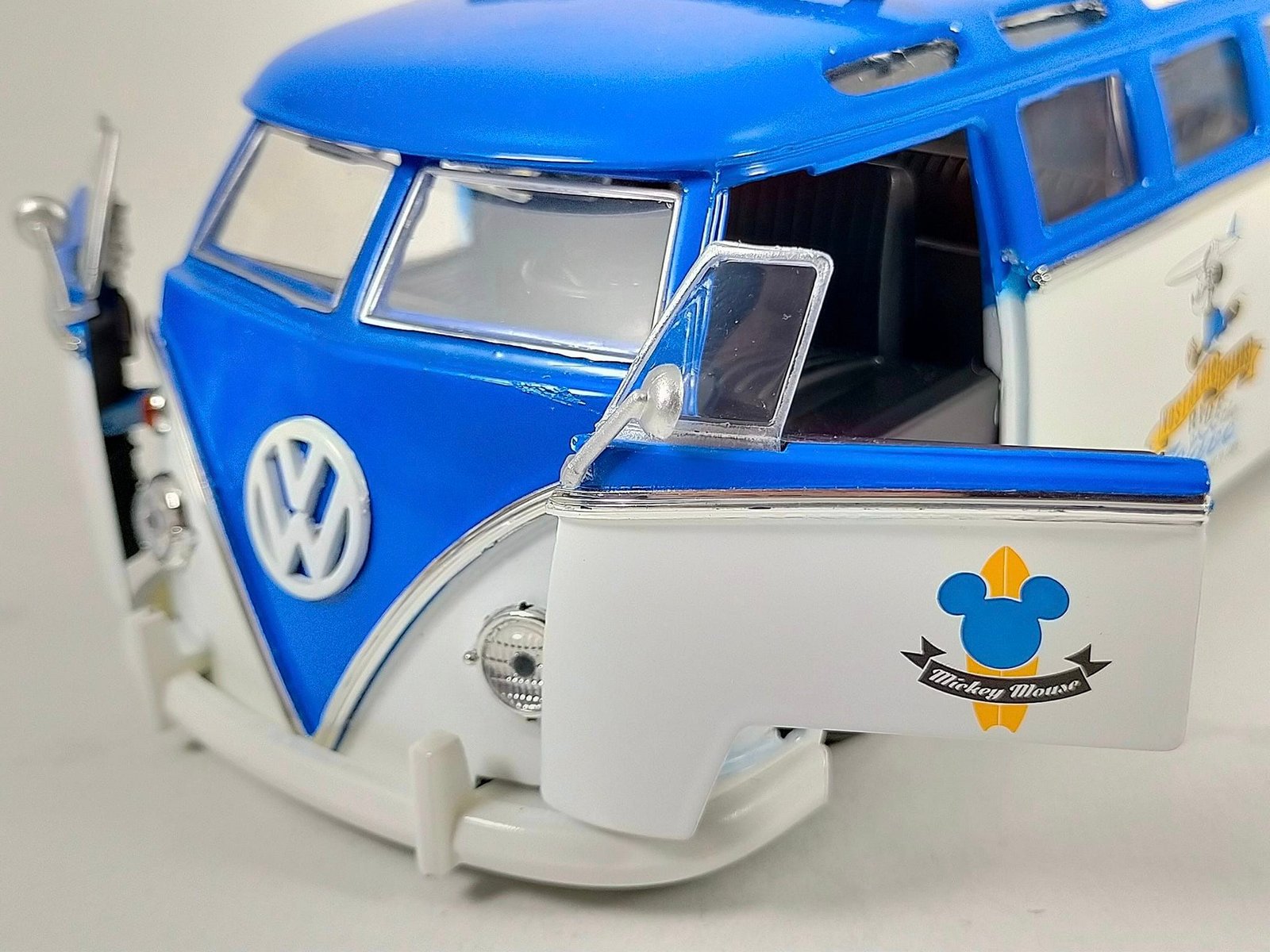 MODELO ESCALA 1:24 1962 Volkswagen Bus with Mickey Figure – Disney ...
